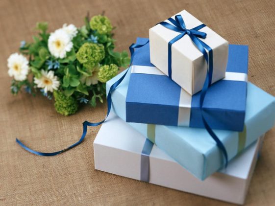 34 Rekomendasi Kado Untuk Sahabat, Pacar dan Saudara Yang Berkesan