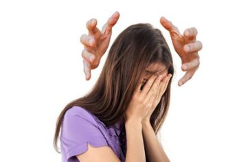 Insecure: Pengertian, Penyebab, dan Cara Mengatasinya - Gramedia.com