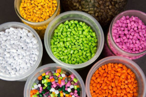 Bahan Polyester: Pengertian, Karakteristik, Hingga Kelebihan dan ...