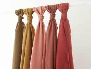 Bahan Polyester: Pengertian, Karakteristik, Hingga Kelebihan dan ...