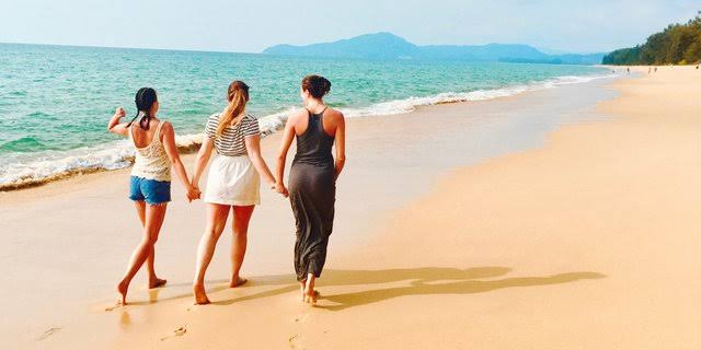 10 Manfaat Berlibur ke Pantai, Salah Satunya Menurunkan Stres