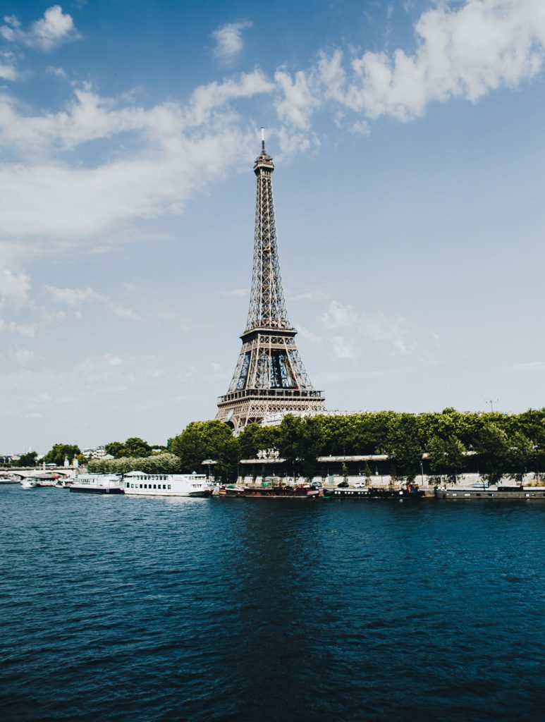 18 Fakta Unik Menara Eiffel Yang Perlu Anda Tahu - Best Seller Gramedia