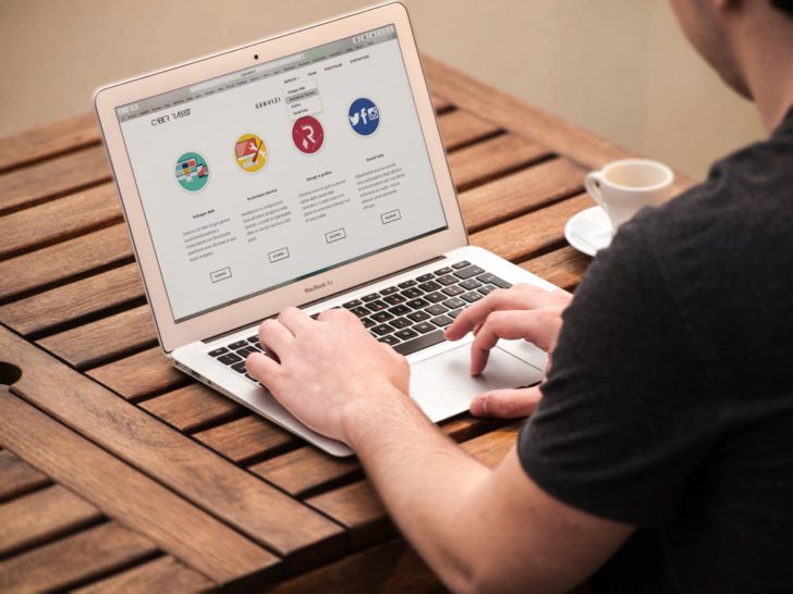 Ini 5 Perbedaan Laptop dan Notebook - Best Seller Gramedia