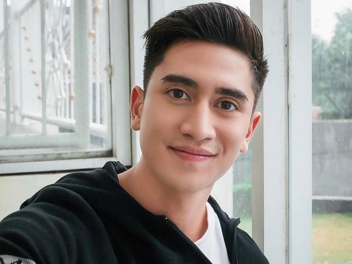 Daftar Deretan Cowok Ganteng di Indonesia Idola Cewek-cewek - Best ...