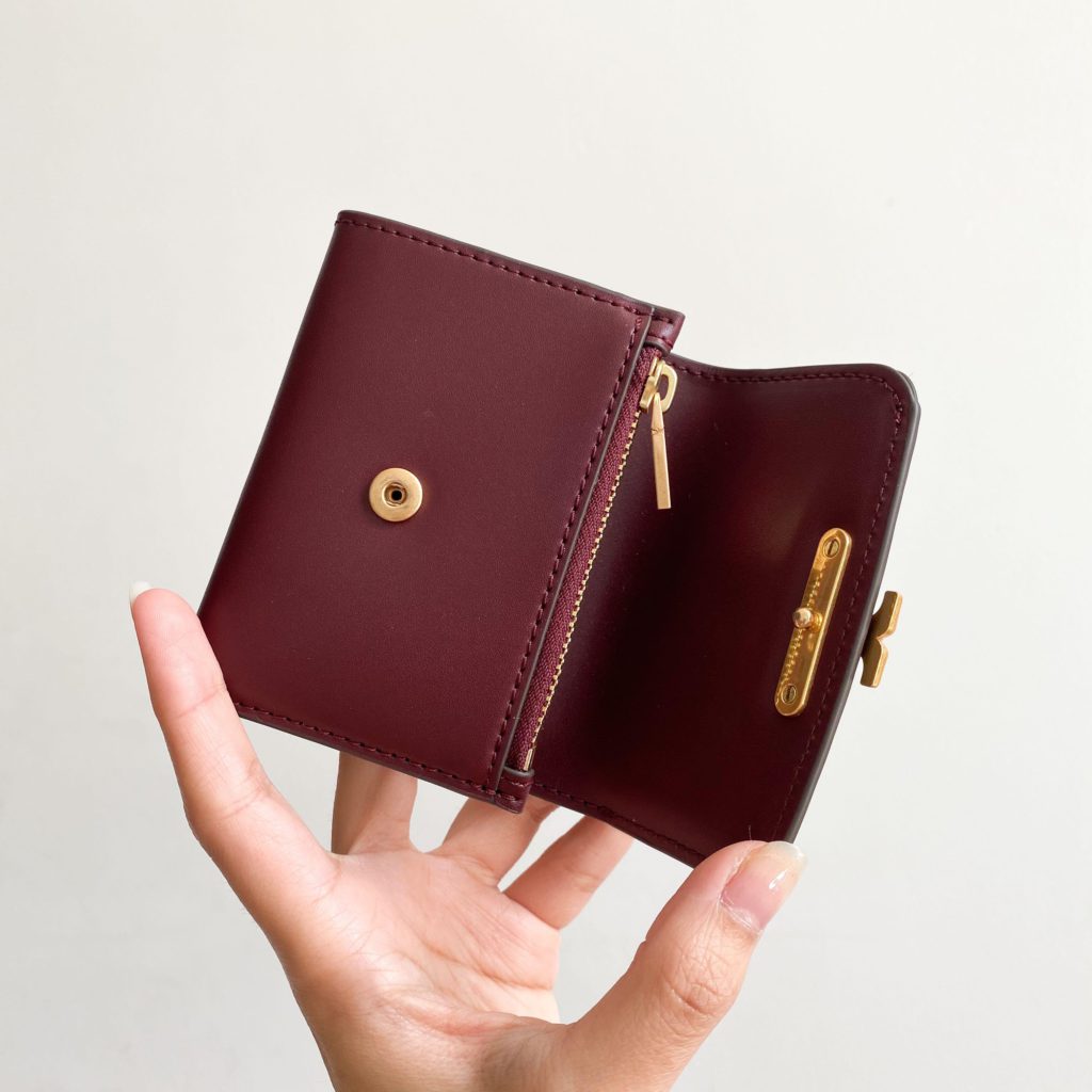 Rekomendasi Harga Dompet di Gramedia yang Trendi dan Fungsional