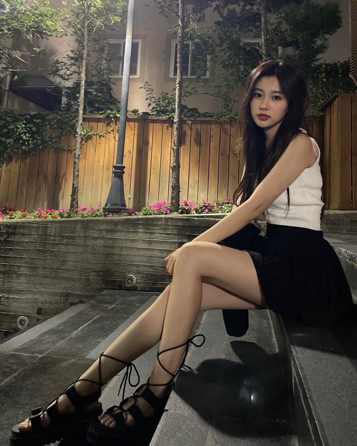 Pose Foto Ala Selebgram di Instagram yang Bisa Ditiru - Gramedia