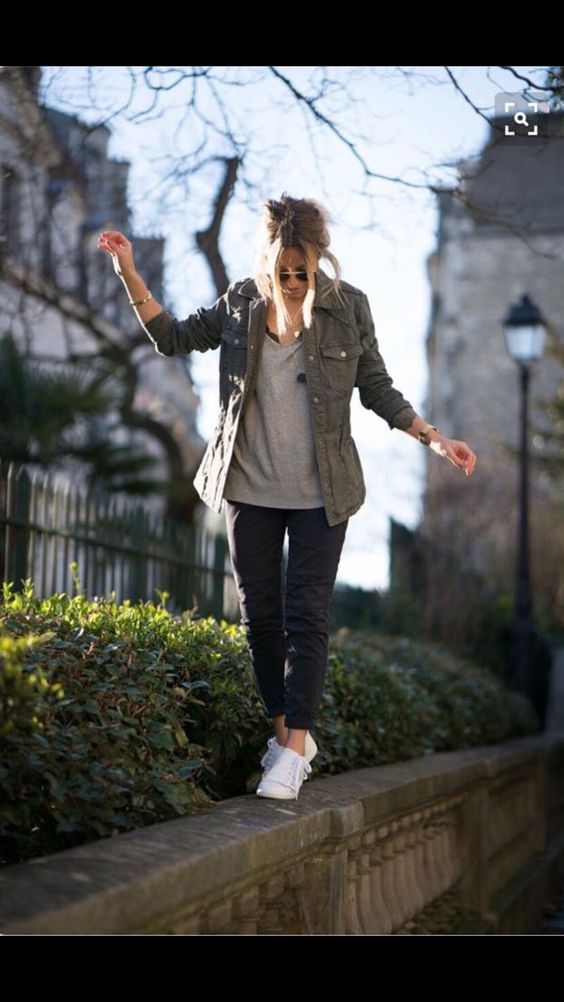 Ide Pose Foto Kekinian dan Keren Untuk Pria dan Wanita - Gramedia