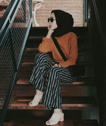 Ide Pose Foto Kekinian dan Keren Untuk Pria dan Wanita - Gramedia