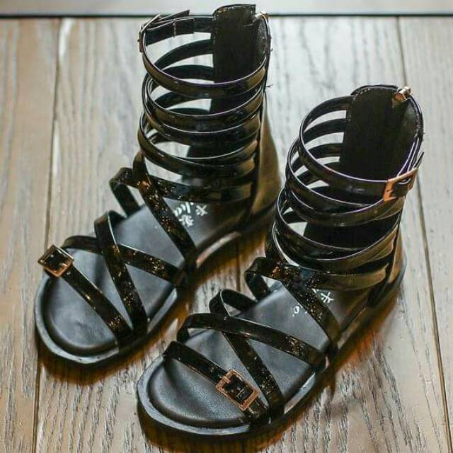 Tren Sepatu Zaman Sekarang untuk Wanita Tahun 2025