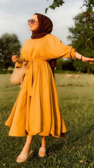 Baju Warna Kuning Cocok dengan Jilbab Warna Apa? Ini Kombinasinya