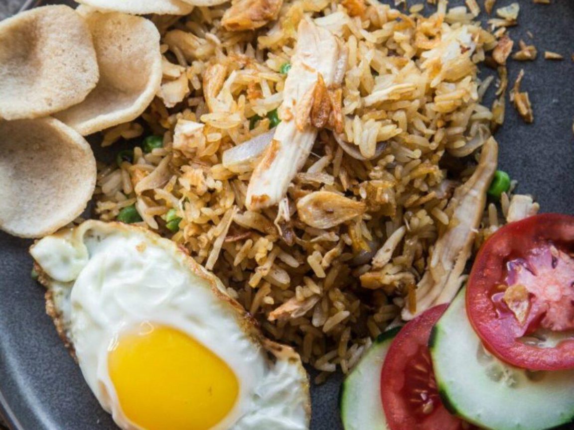 Cara Membuat Nasi Goreng Mudah, Spesial, dan Praktis! - Gramedia