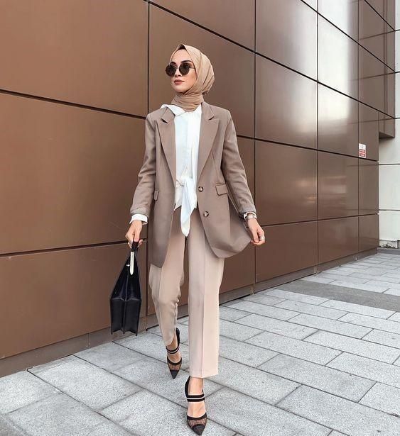 Baju Warna Coklat Cocok dengan Jilbab Warna Apa? Ini Kombinasinya