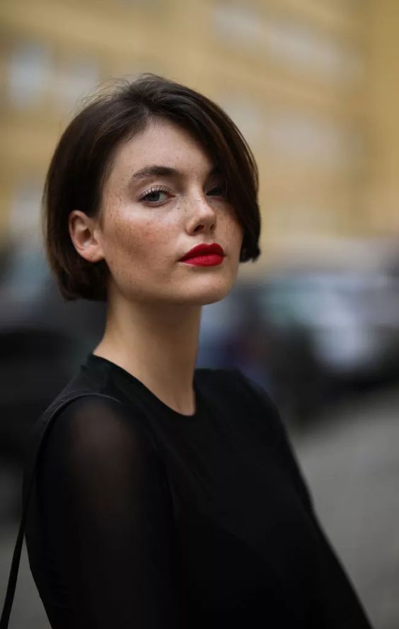 16 Trend Model Rambut Pendek Bob Terbaru - Best Seller Gramedia