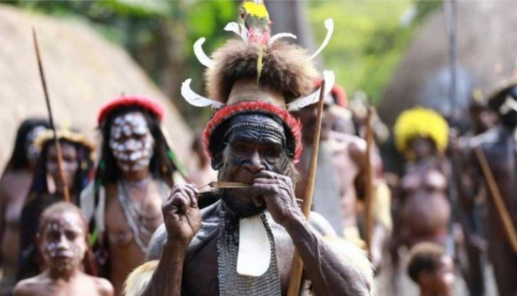 Ragam Alat Musik Maluku: Bentuk dan Cara Memainkannya