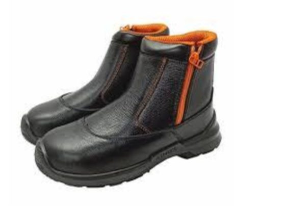 Merk Sepatu Safety Terbaik dan Tips Memilihnya - Best Seller Gramedia