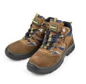 Merk Sepatu Safety Terbaik dan Tips Memilihnya - Best Seller Gramedia