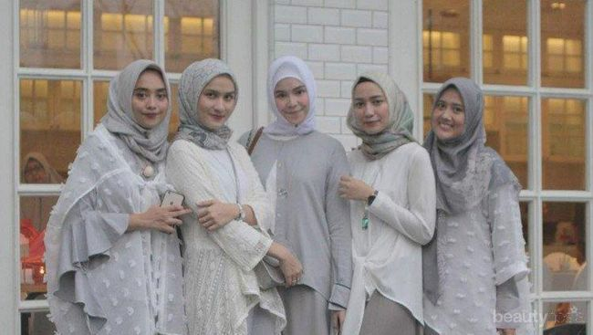 Baju Abu-Abu Cocok dengan Warna Apa? Ini Rekomendasinya