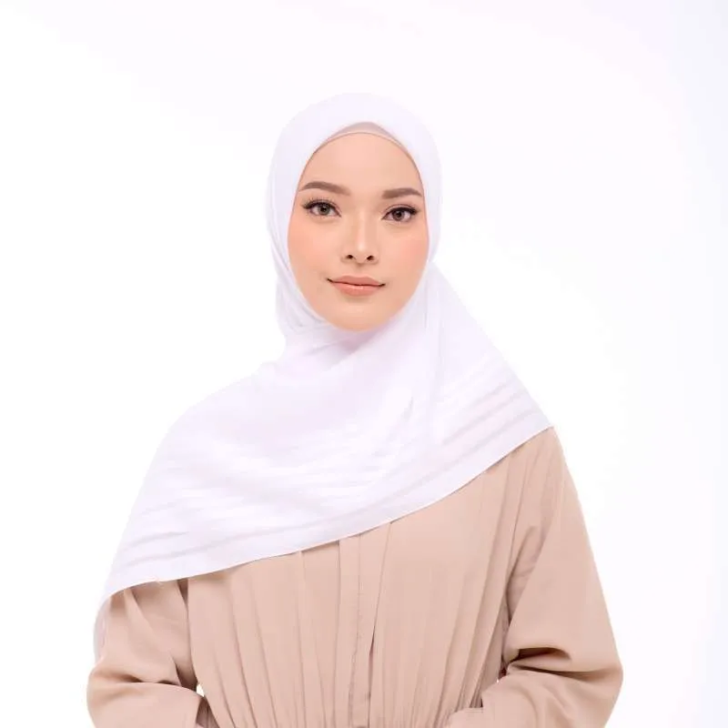 Baju Cream Cocok dengan Jilbab Warna Apa? Ini Mix and Match-nya
