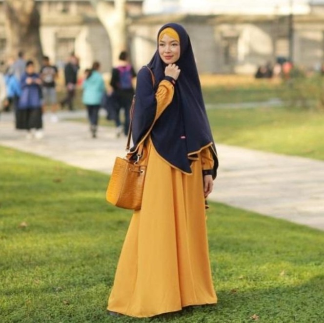 Baju Warna Kuning Cocok dengan Jilbab Warna Apa? Ini Inspirasi Padu ...