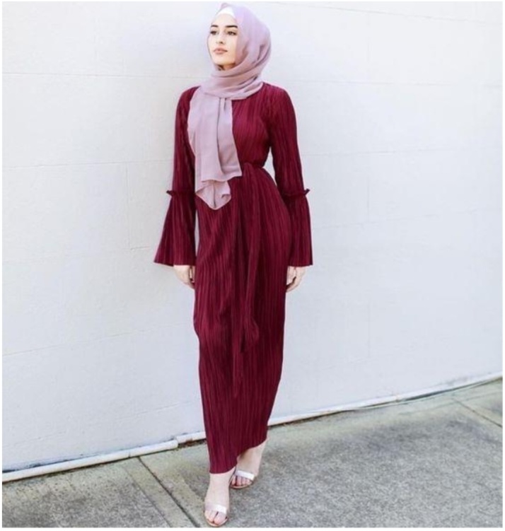Baju Merah Cocok dengan Jilbab Warna Apa? Ini Inspirasinya!