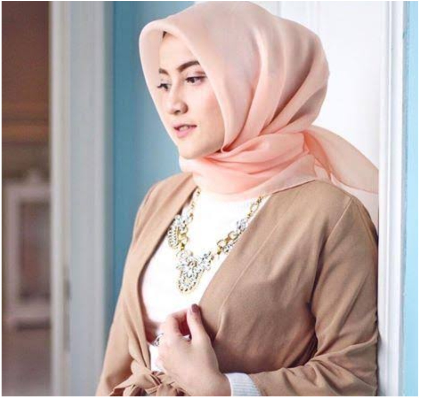 Kombinasi Warna Baju Cokelat Tua Cocok Dengan Jilbab Warna Apa? Intip ...