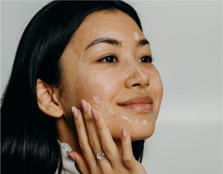 Pengertian, Manfaat, dan Tips Memilih Moisturizer - Best Seller Gramedia