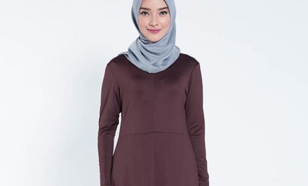 13 Inspirasi Baju Coklat Cocok dengan Jilbab Warna Apa?