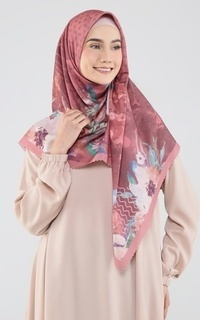 13 Inspirasi Baju Coklat Cocok dengan Jilbab Warna Apa?