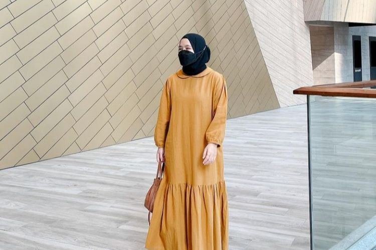 15 Inspirasi Baju Kuning Mustard Cocok dengan Jilbab Warna Apa?