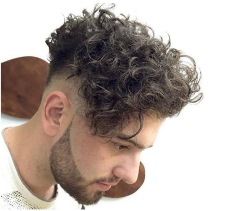 19 Potongan Rambut yang Cocok Untuk Rambut Ikal - Gramedia