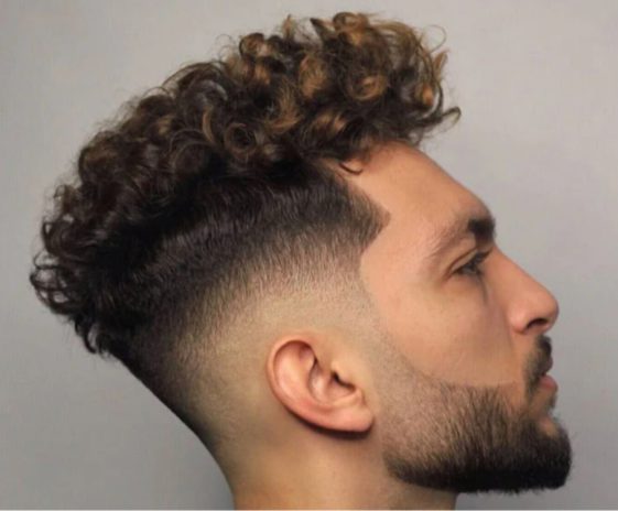 19 Potongan Rambut yang Cocok Untuk Rambut Ikal - Gramedia