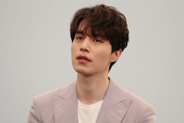 20 Gaya Rambut Pria Korea Style yang Cocok untuk Dicoba!