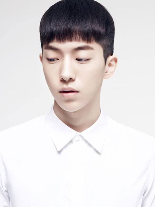 20 Gaya Rambut Pria Korea Style yang Cocok untuk Dicoba!