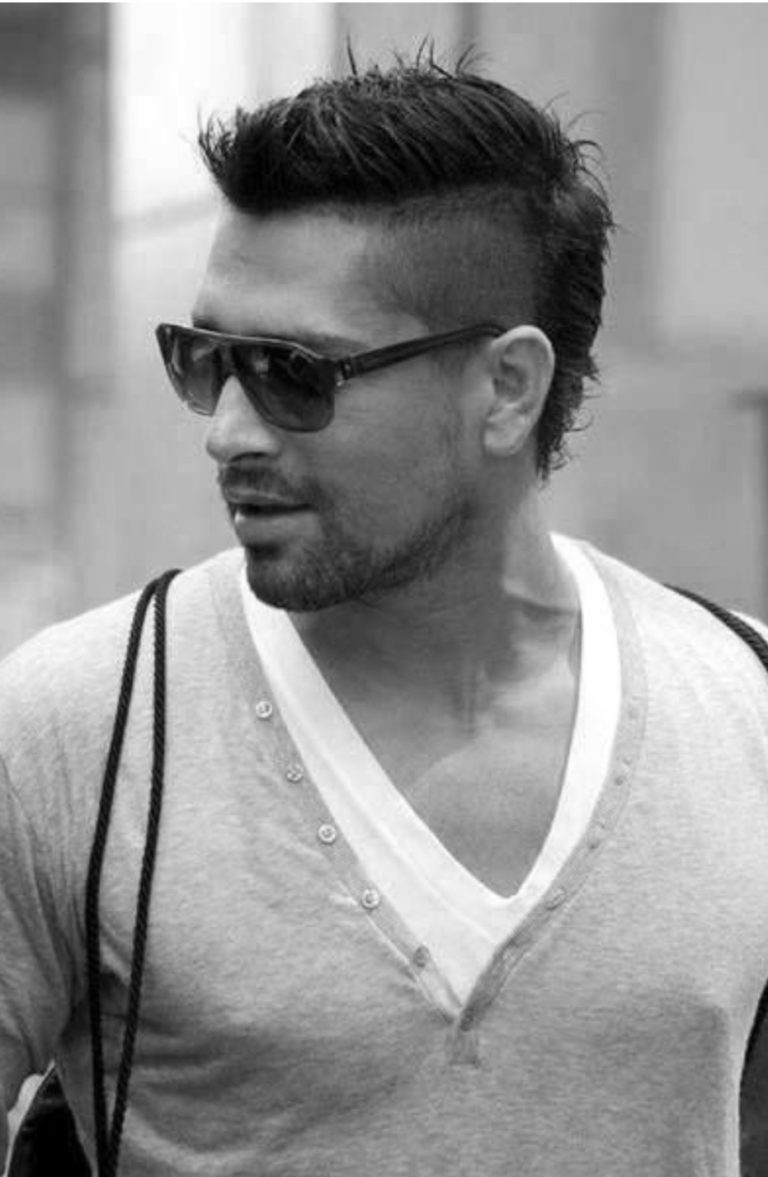 16 Gaya Rambut Mohawk Panjang ke Belakang Rekomendasi