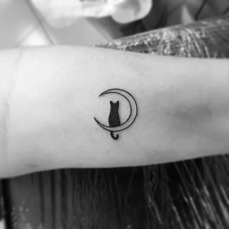 Rekomendasi 18 Desain Tato Simple dan Artinya, Menarik untuk Dicoba!