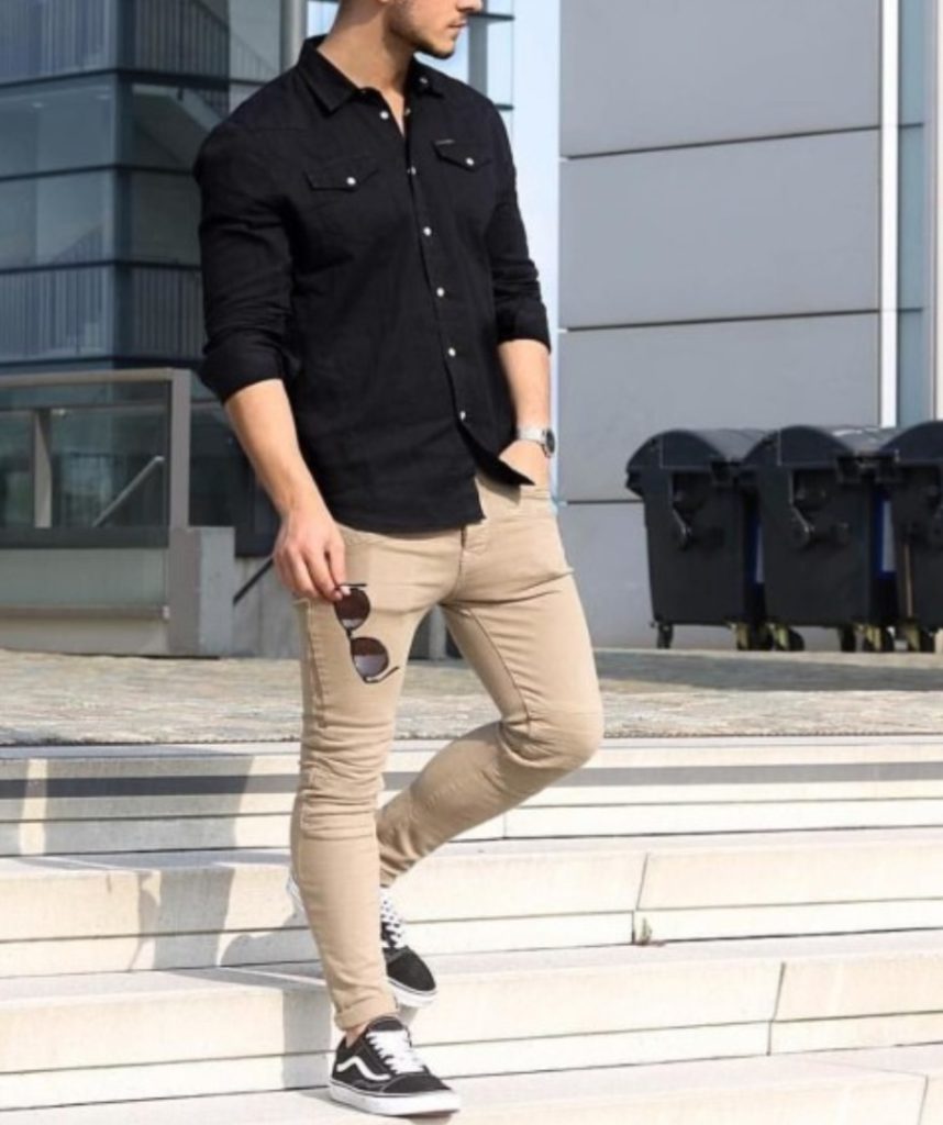 Rekomendasi OOTD Kemeja Hitam Cowok Bisa Bikin Kamu Lebih Kece