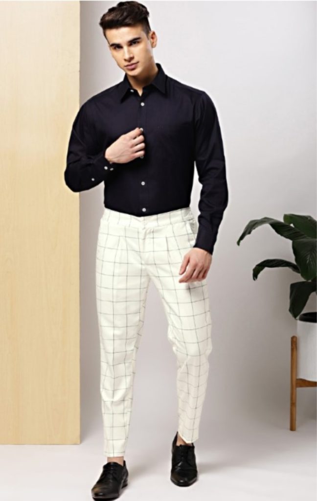 Rekomendasi OOTD Kemeja Hitam Cowok Bisa Bikin Kamu Lebih Kece