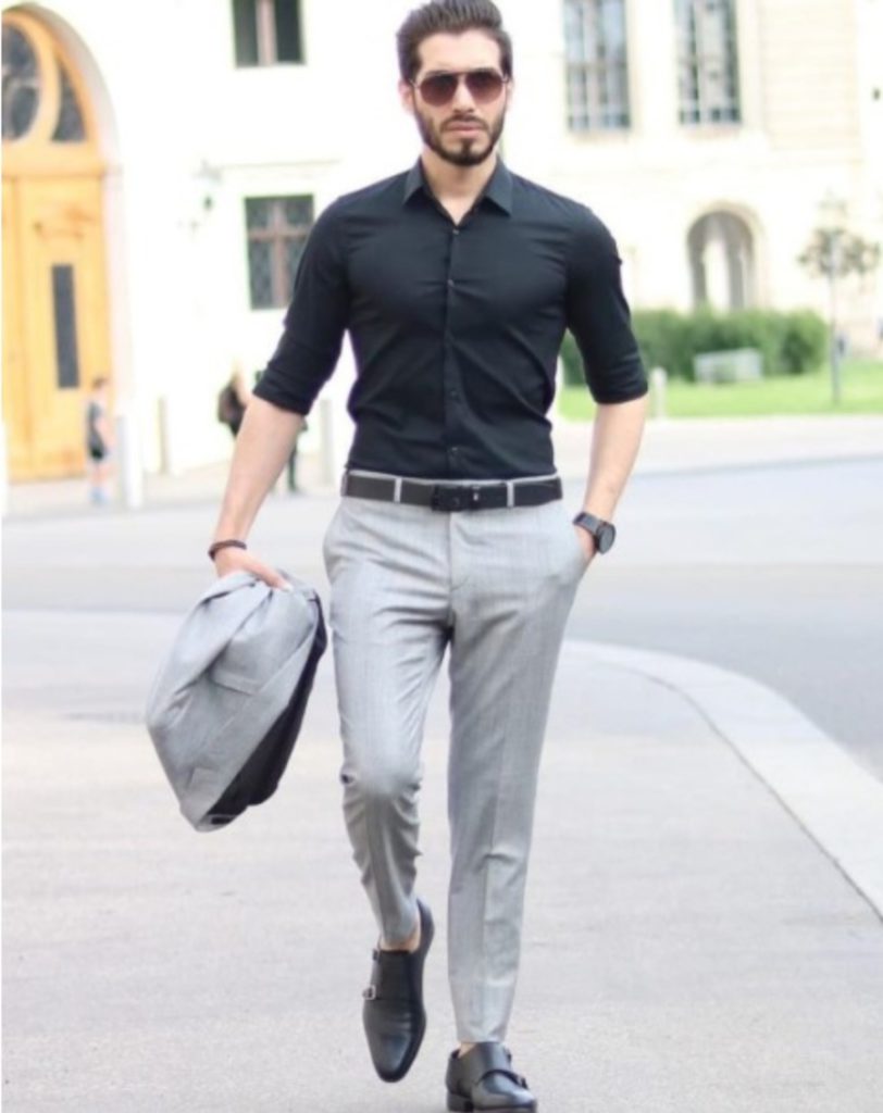 Rekomendasi OOTD Kemeja Hitam Cowok Bisa Bikin Kamu Lebih Kece