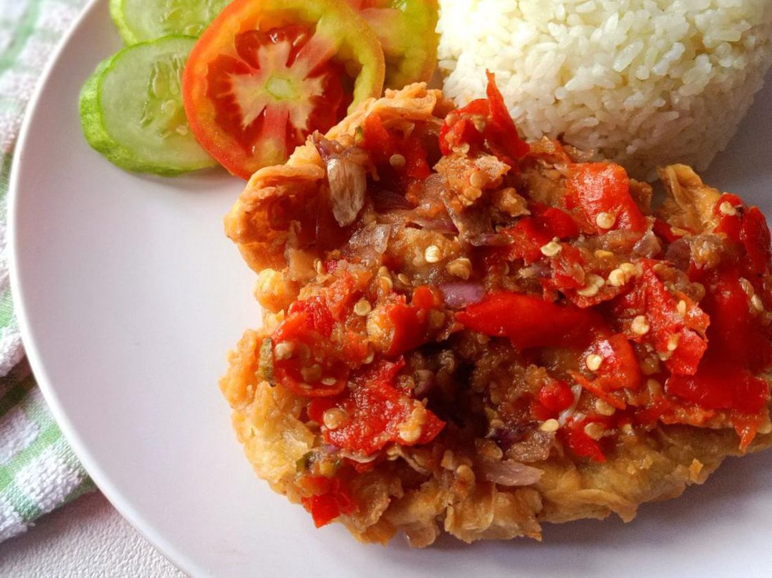 9 Makanan Pedas Enak Terbaik dengan Resep-Nya yang Wajib Dicoba!