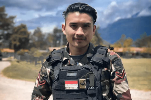 Rekomendasi Gaya Rambut Cepak Militer yang Maskulin, Idamanmu Dik!