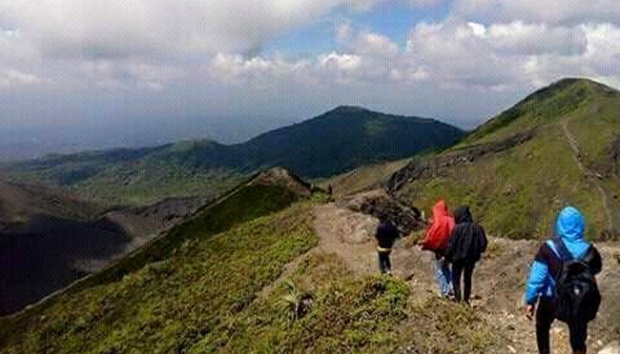 Nama Gunung di Kalimantan yang Perlu Kamu Tahu - Gramedia