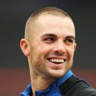 17 Rekomendasi Cukuran Botak Keren yang Trendy dan Kekinian!