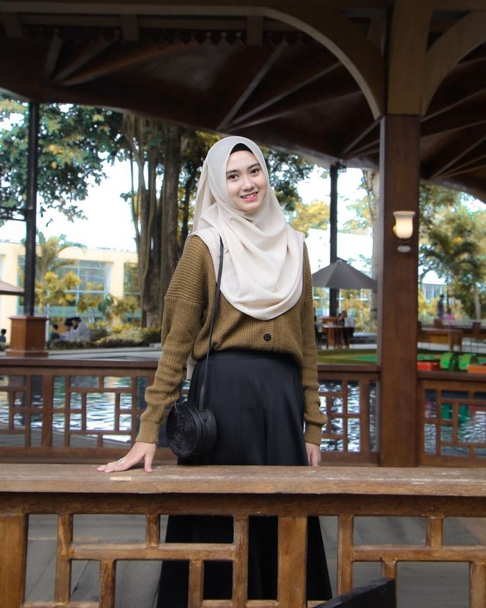 OOTD Hijab Rok yang Bisa Buat Penampilan Semakin Anggun dan Kece