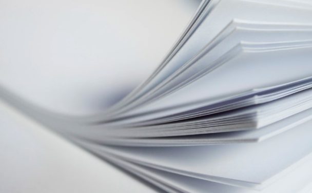 Ragam Rekomendasi Merek Lem Kertas Terbaik yang Bisa Kamu Coba