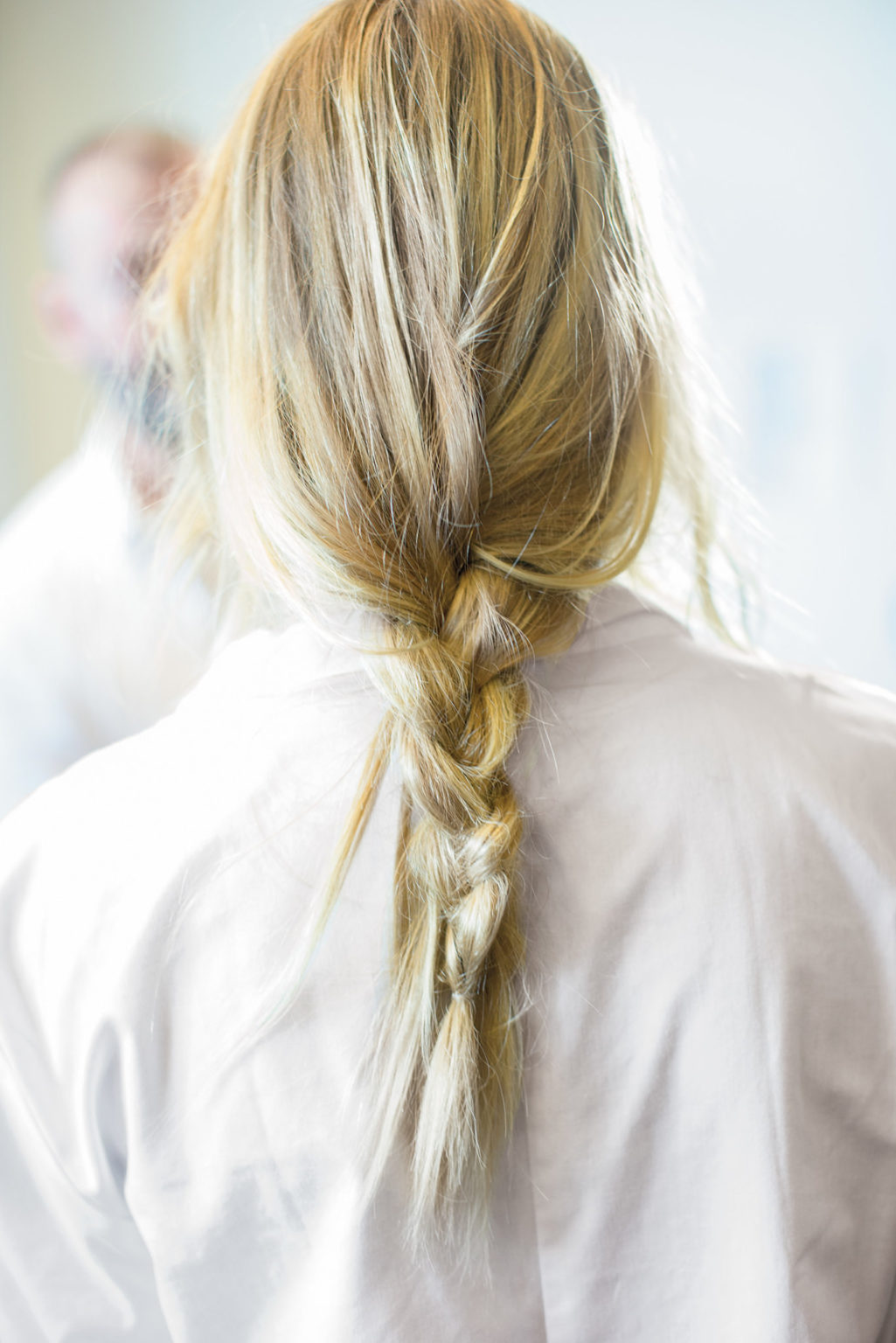 10 Cara Menciptakan Gaya Rambut Messy Hair Bagi Pria dan Wanita