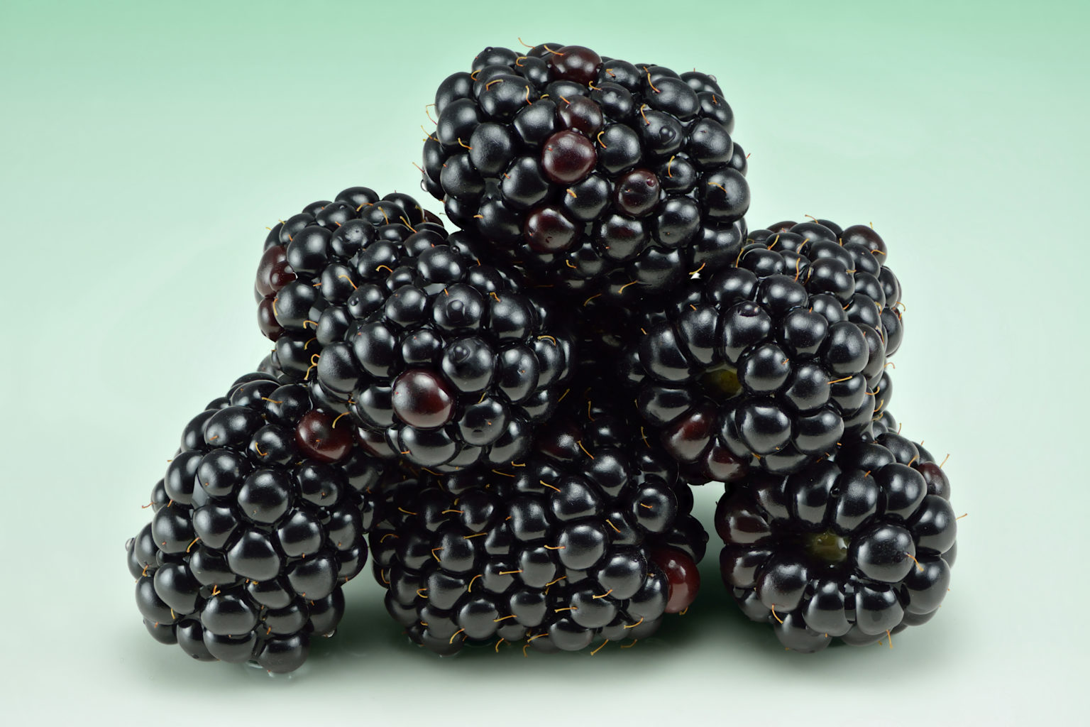 Berbagai Jenis Buah Berry dan Manfaatnya untuk Kesehatan