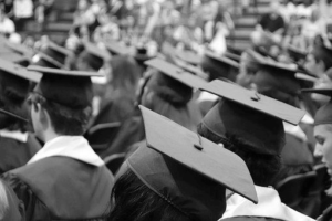 Gelar S.E. Adalah Sarjana Ekonomi dan Prospek Kerja Sarjana Ekonomi