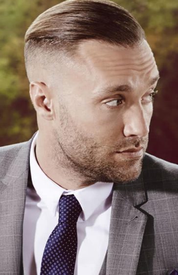 25 Rekomendasi Gaya Rambut Pria Kebelakang yang Elegan!