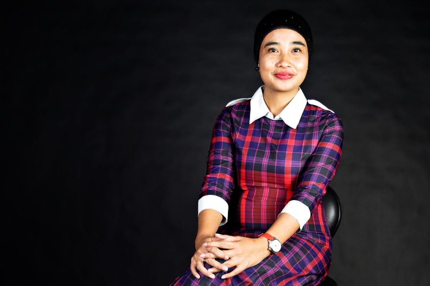 Review Buku Yang Bertahan dan Binasa Perlahan Karya Okky Madasari