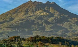 52 Nama-Nama Gunung Di Pulau Jawa Berdasarkan Ketinggiannya